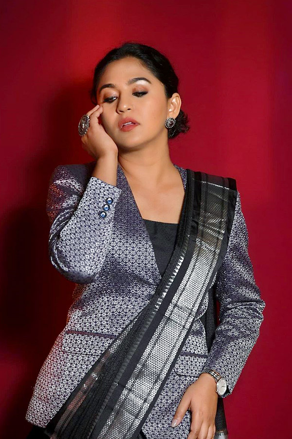 Mrunmayee Deshpande Photos: ఇండస్ట్రీలో సింగిల్‌ పీస్‌.. అందం,అభినయం ...