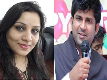 ట్విట్టర్‌ వార్‌ | Twitter war breaks out between DIG-Prisons D Roopa ...