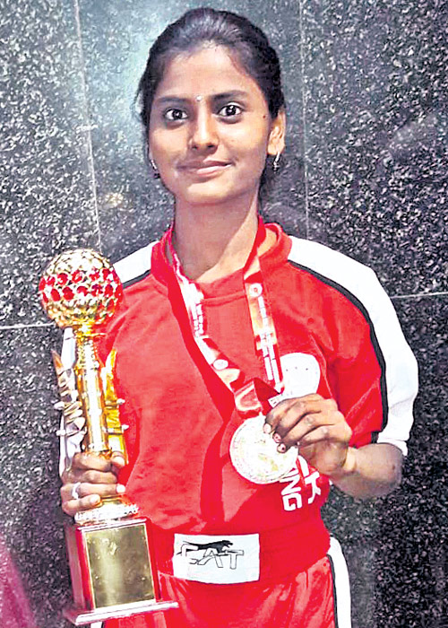 మట్టిలో మాణిక్యం | success story of boxer priyanka | Sakshi