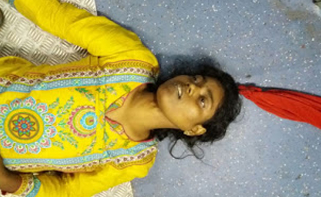 రైల్లో ఆత్మహత్య చేసుకున్న యువతి గుర్తింపు | Suicide In Bitragunta ...