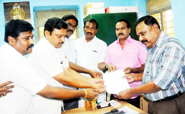 కేశవరెడ్డిని నమ్మి మోసపోయాం | Keshava Reddy Victims Meet Kurnool ASP ...