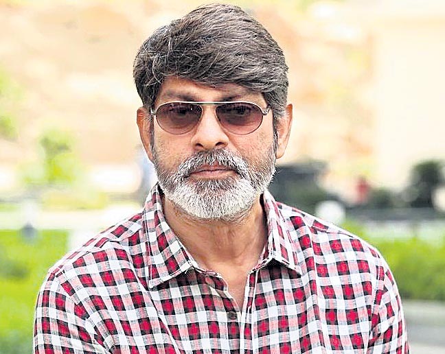 యాత్రలో జగపతిబాబు | Jagapathi Babu to Play YS Raja Reddy in YSR Biopic ...