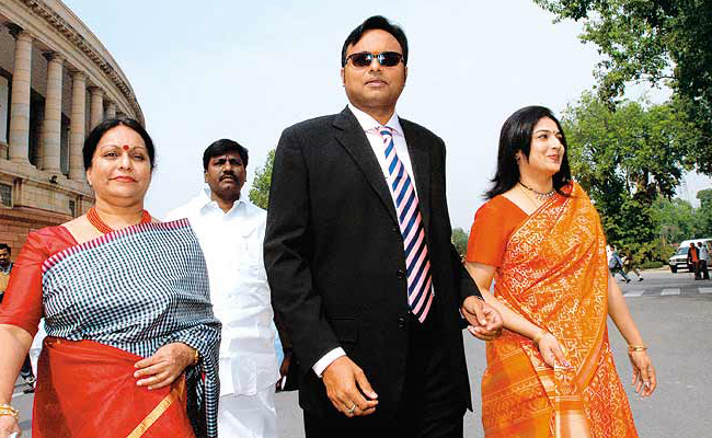 కారణాలు వద్దు.. కోర్టుకు రండి! | Egmore Court Slams On Chidambaram ...