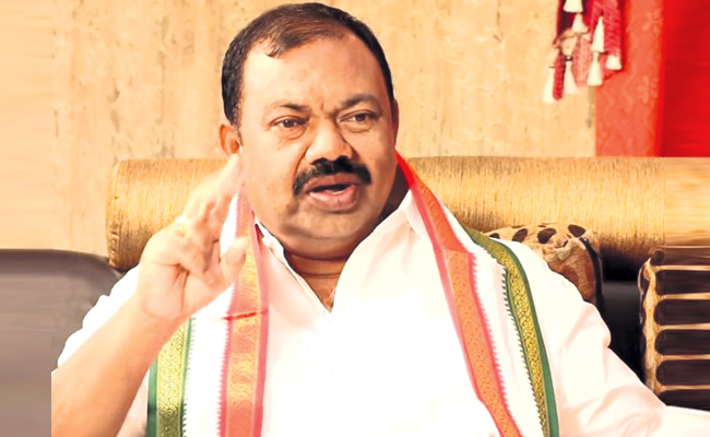 35 ఏళ్లు పార్టీకి సేవ.. ఇదా బహుమానం? | Kyama Mallesh Removed From DCC ...