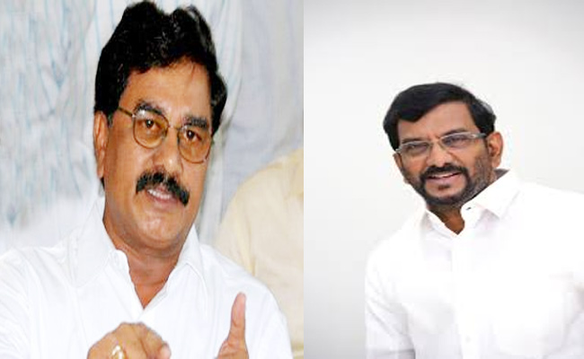 ఆదాలకు కోపమొచ్చింది! | Conflicts Between Adala Prabhakar Reddy And ...