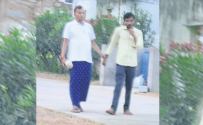 సొంత తమ్ముడినే పట్టించుకోని బాబు | Narne Srinivasa Rao Takes on CM ...