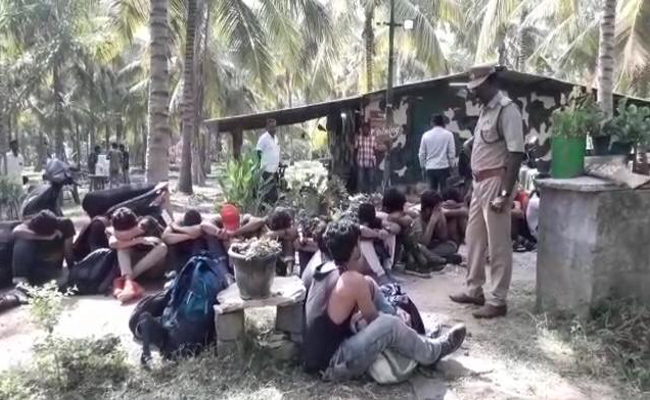 ఫామ్‌ హౌస్‌లో యువతీయువకుల చిందులు | Another Incident Happened In ...