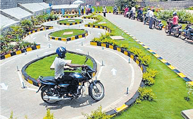 ఆర్టీఏ..ఈజీయే! | Telangana RTA Launches Online Services | Sakshi