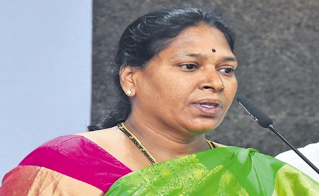 నిరూపించలేకపోతే రాజకీయ సన్యాసం చేస్తారా..? | MLC Pothula Sunitha Fires ...