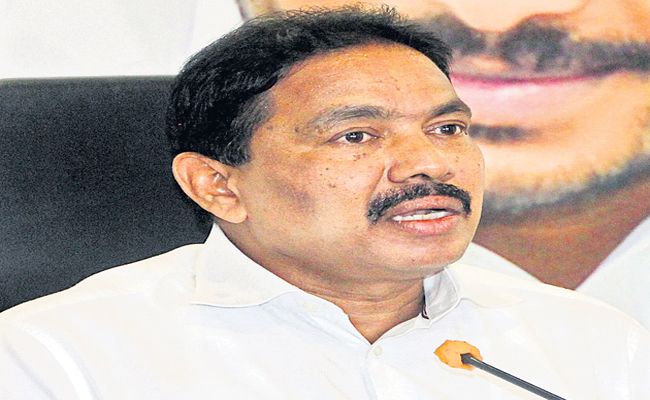 శిరోముండనం ఘటనలో 24 గంటల్లోనే చర్యలు | Pinipe Viswarup Fires On ...