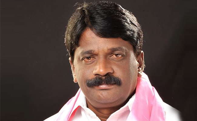టీఆర్‌ఎస్‌ ఎమ్మెల్యే కన్నుమూత‌ | dubbak mla solipeta ramalinga reddy ...