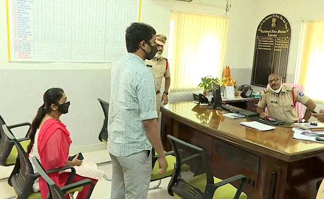 మాకు ప్రాణహాని ఉంది: అవంతి | Honor Killing Hemanth Wife Avanthi To Meet ...