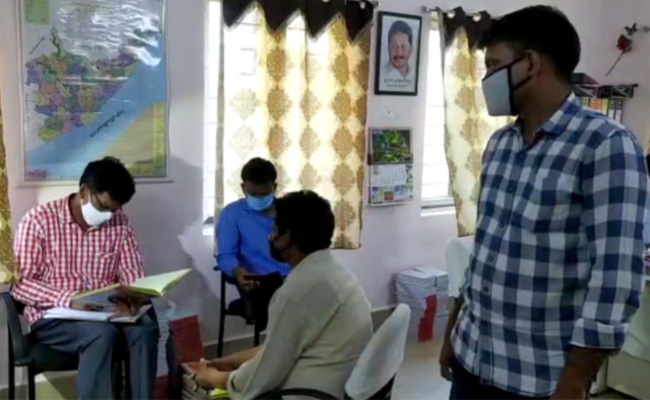 రాష్ట్రంలో పలుచోట్ల ఏసీబీ సోదాలు | ACB Conducts Rides in Various Places ...