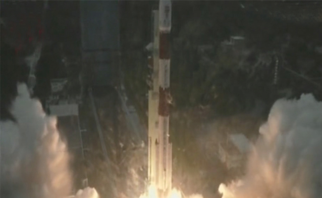 నింగిలోకి దూసుకెళ్లిన పీఎస్‌ఎల్వీ సీ-49 | ISRO Launches PSLV C49 ...