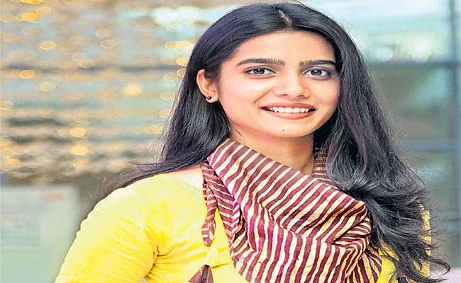 నెలన్నర రోజులు బాయ్స్‌ హాస్టల్‌ ఉన్నాం.. | Actress Gouri Priya Reddy ...