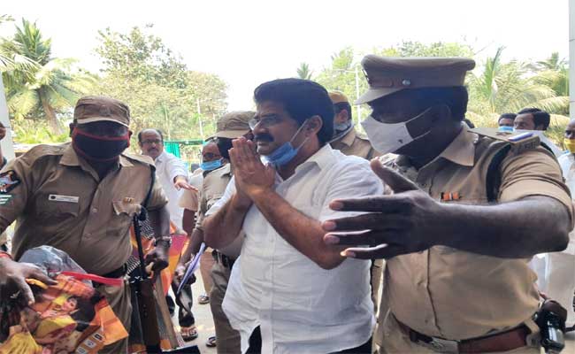 TDP Ex MLA Nallamilli Ramakrishna Reddy Moved To Central Jail - Sakshi