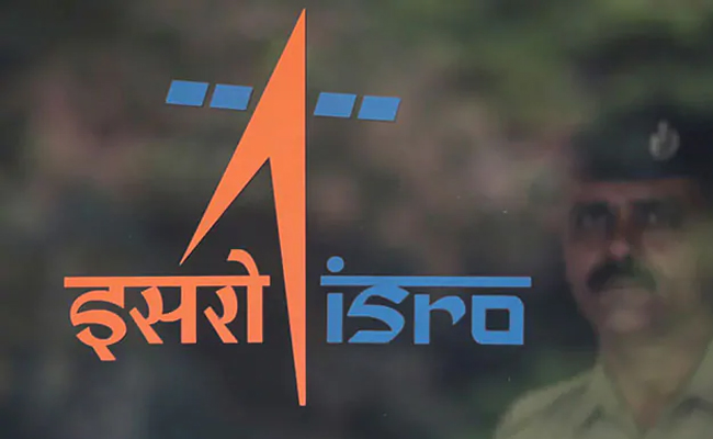 కీలక మైలురాయి చేరిన ఇస్రో | ISRO Makes A Quantum Communication | Sakshi