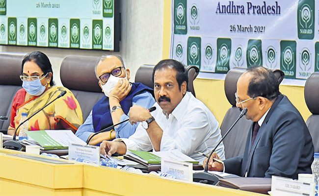 రాష్ట్రానికి రూ.2.31లక్షల కోట్ల రుణసాయం! | 2021-22 NABARD State Focus ...