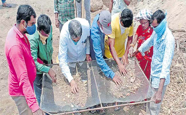 లంకె బిందె.. అరుదైన ఆభరణాలు; మాకూ వాటా కావాలి! | Gold And Silver ...