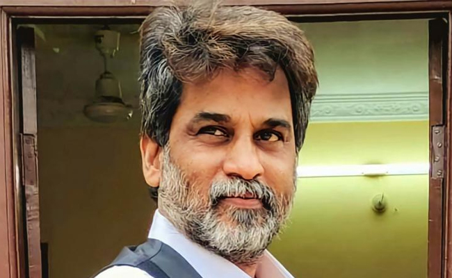 TNR : కన్నీళ్లు తెప్పిస్తున్న టీఎన్‌ఆర్‌ చివరి పాట | TNR Last Song Ika ...