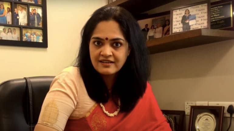 నిరుపేదల డాక్టరమ్మ.. ఈ అపర్ణ | Doctor Aparna Hegde Name In Fortune ...