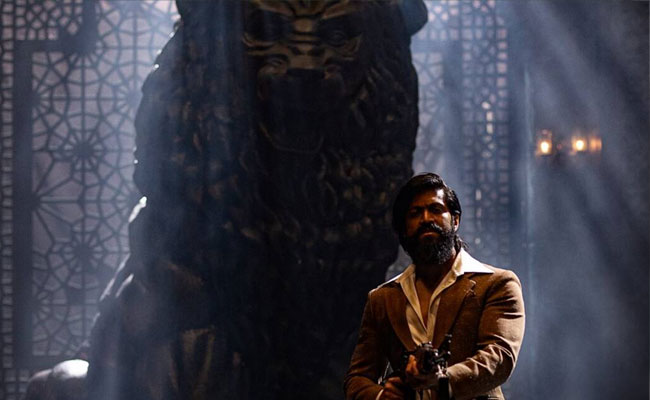 KGF Chapter 2 BalaKrishna Neelakantapuram Characte As Inayat Khalil ...