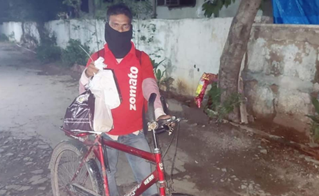 Zomato Cycle Delivery Boy Hyderabad: శభాష్‌.. సైకిల్‌ పోయి బైక్‌ వచ్చే ...