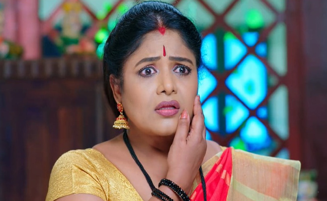 Devatha :కనకం చెంప పగలకొట్టిన దేవుడమ్మ | Devatha Serial: Devudamma Slapes Kanakam | Sakshi