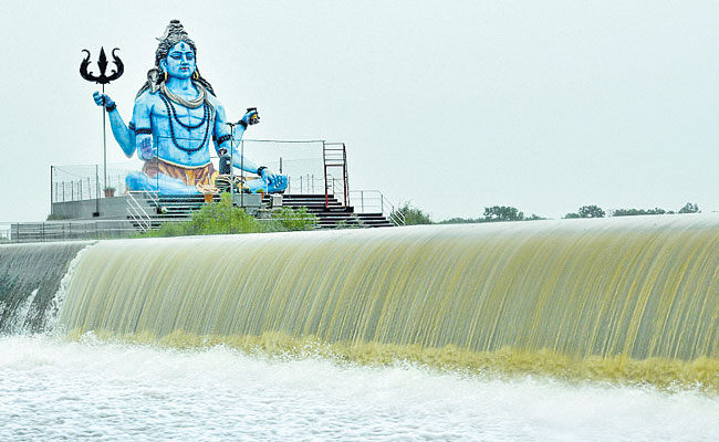 Photo Story: ‘నీళ్ల’కంఠుడు.. పూర్తిగా మునిగిన శివాలయం | Sangameswaram ...