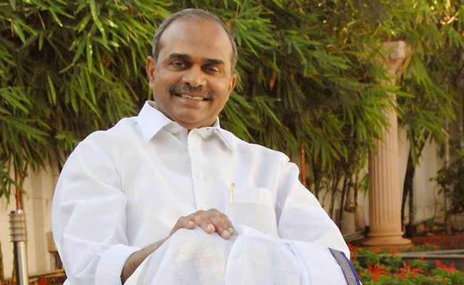 YS Rajashekar Reddy Help Visakhapatnam Student When He Was Opposition ...