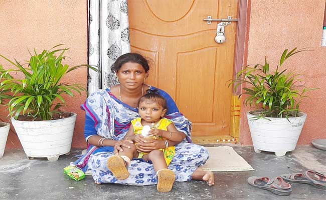 Women Stage Protest Against In-Laws Dowry Harassment - Sakshi