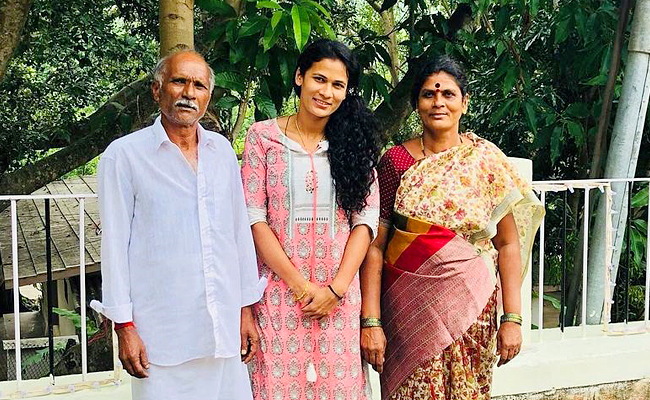 AP CM YS Jagan Mohan Reddy Praises Indian Field Hockey Player Rajani ...