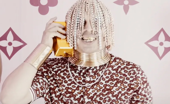 Mexican Rapper Dan Sur Gets Gold Chains Implanted in His Scalp - Sakshi