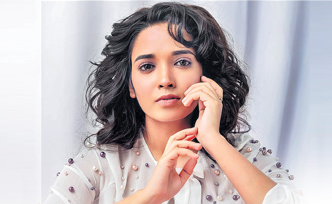 సింగర్‌గా ఎదగాలనుకున్నా! కానీ.. అదృష్టం ఆ రూపంలో తలుపుతట్టింది! | Sonal ...