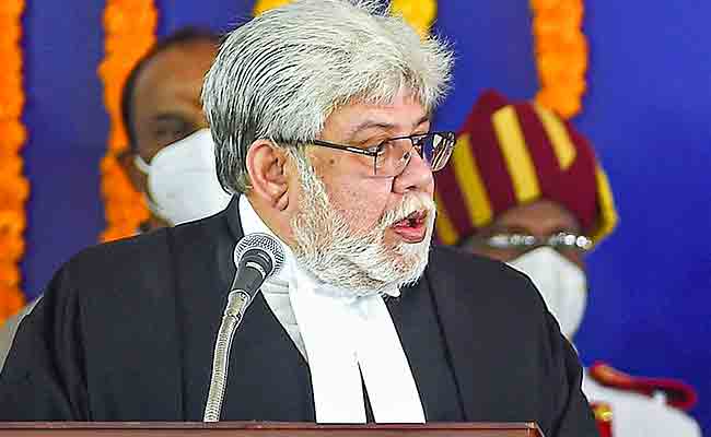 HC CJ Sanjib Banerjee Skip Farewell And Note To Madra High Court - Sakshi