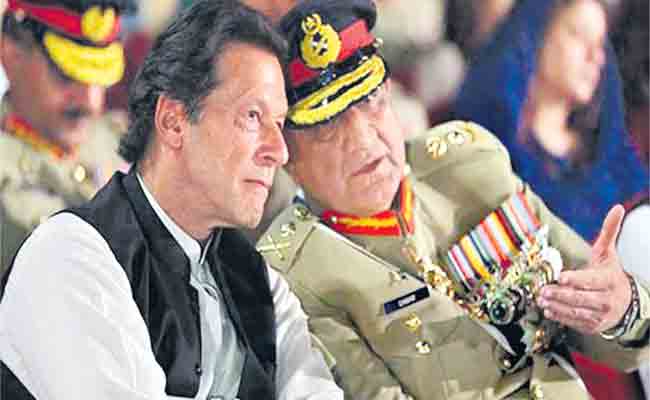 ఇమ్రాన్‌పై భ్రమలు తొలగుతున్నాయా? | Naila Inayat Article On Pakistan ...