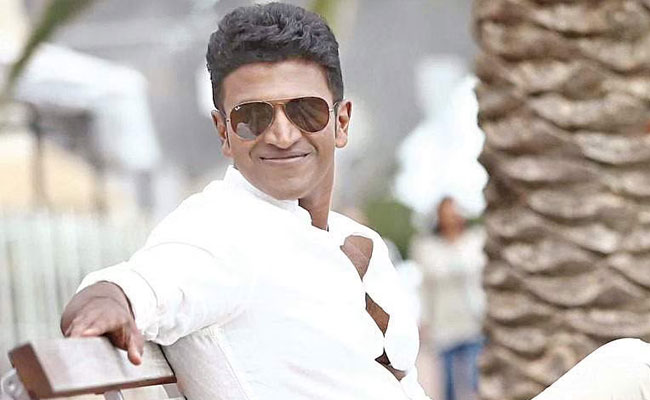 కన్నీరు పెట్టిస్తున్న పునీత్‌ రాజ్‌కుమార్‌ పెయింటింగ్‌.. | Puneeth ...