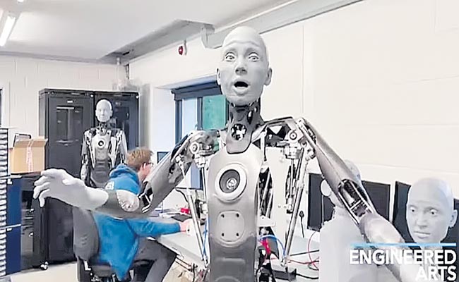 అమేకా.. యురేకా! | World Most Advanced Humanoid Robot Is Unveiled In UK ...