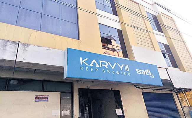 నష్టాలు చూపించి.. కోట్లు కొల్లగొట్టి.. | ED Arrests Karvy Group CMD ...