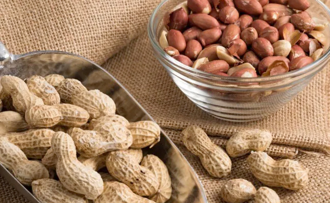 Top 10 Amazing Nutritional Facts And Health Benefits Of Groundnuts ...