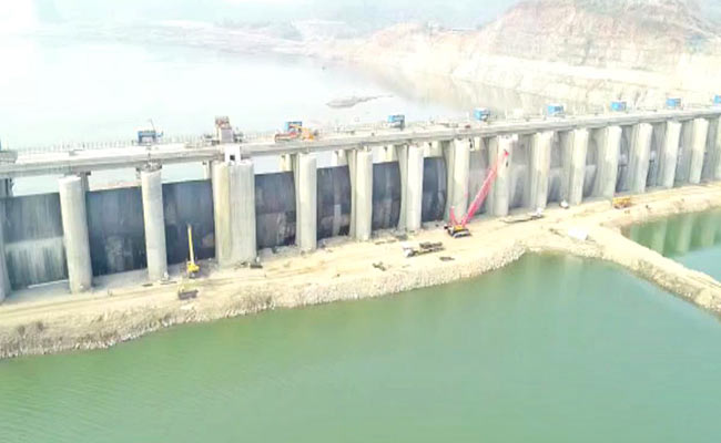 Polavaram Project Status 2022: Radial Gates Alignment Completed - Sakshi