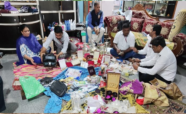 DA Case: ACB Raids 18 Government Officials Across Karnataka Details ...