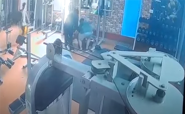Viral: Woman Collapsed and Died During Workout at Bengaluru Gym - Sakshi