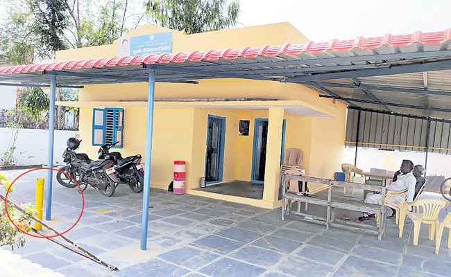 గ్రామ సచివాలయానికి టీడీపీ రంగులు | TDP colors for village secretariat ...