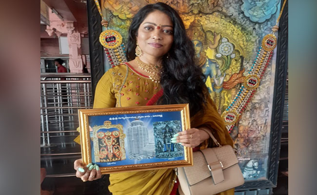 Actress Sandhya Rani And Her Family Visits Arasavalli Temple, Details ...