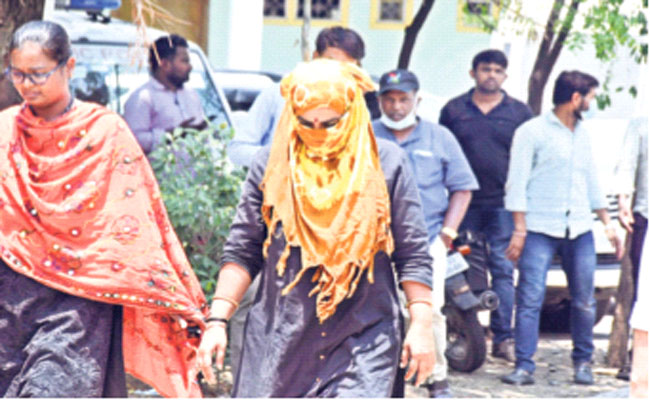 PSI Recruitment Scam: Main Accused Divya Hagaragi Arrested - Sakshi