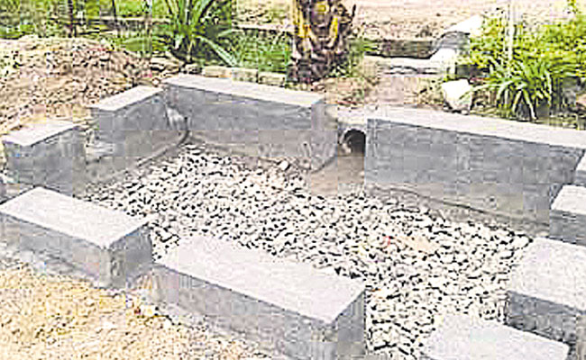 ఇంటికో ఇంకుడు గుంత ఉండాల్సిందే! | Hyderabad: Rain Water Harvesting Pit ...