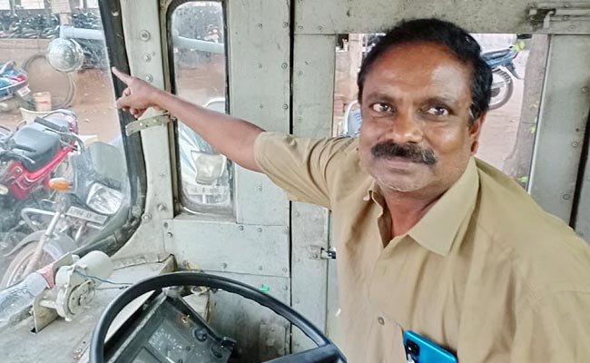 RTC Bus Driver Idea For Accident Prevention Konaseema District - Sakshi