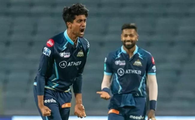 'అతడు అద్భుతమైన కెప్టెన్‌... ధోని జూనియర్‌ వెర్షన్' | Would Call Hardik ...