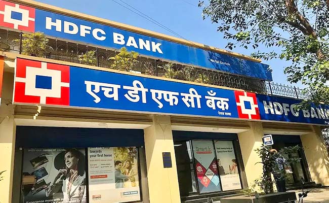 HDFC Bank Hikes MCLR By 35 bps Across Loan Tenure - Sakshi